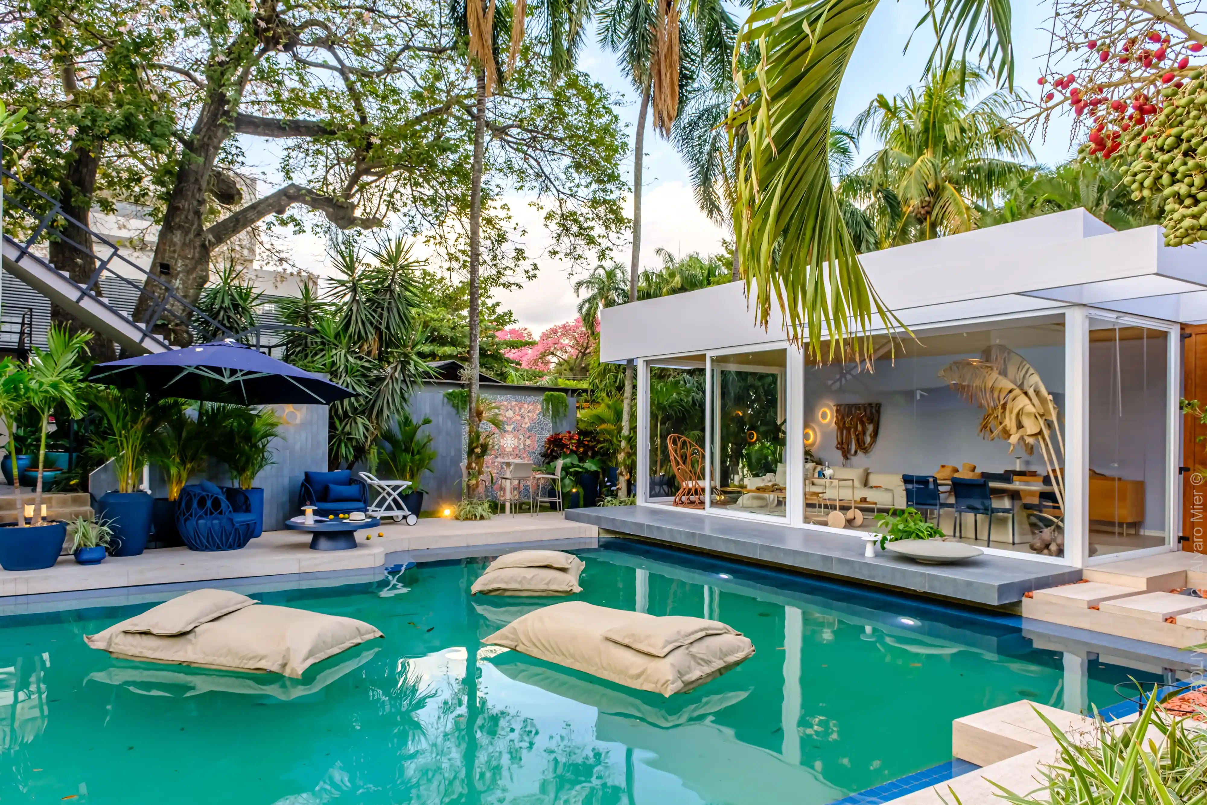 Pátio Alberca presenta una decoración hecha con materiales reciclados