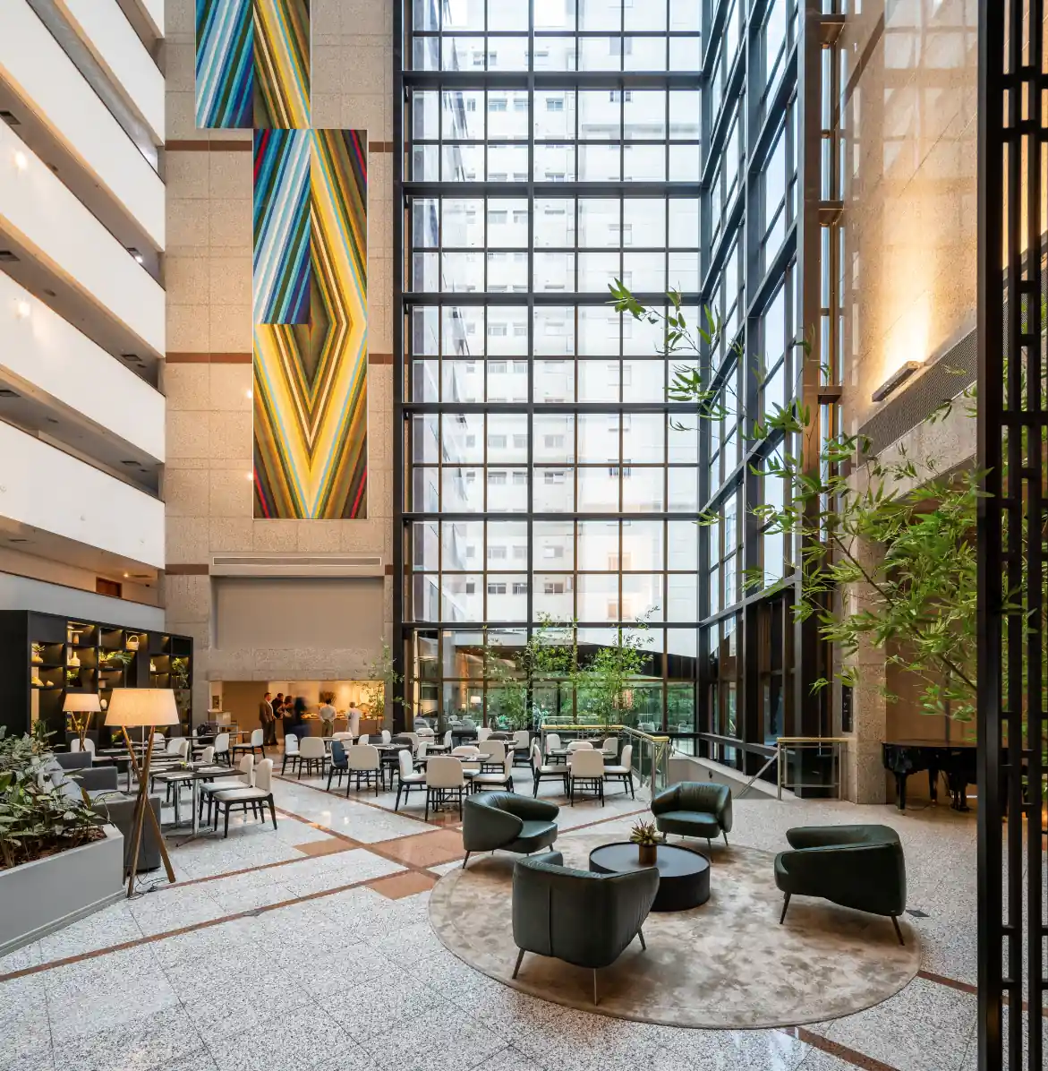 Novo hotel "artsy" de São Paulo traz obras de arte de 1860 a 2023