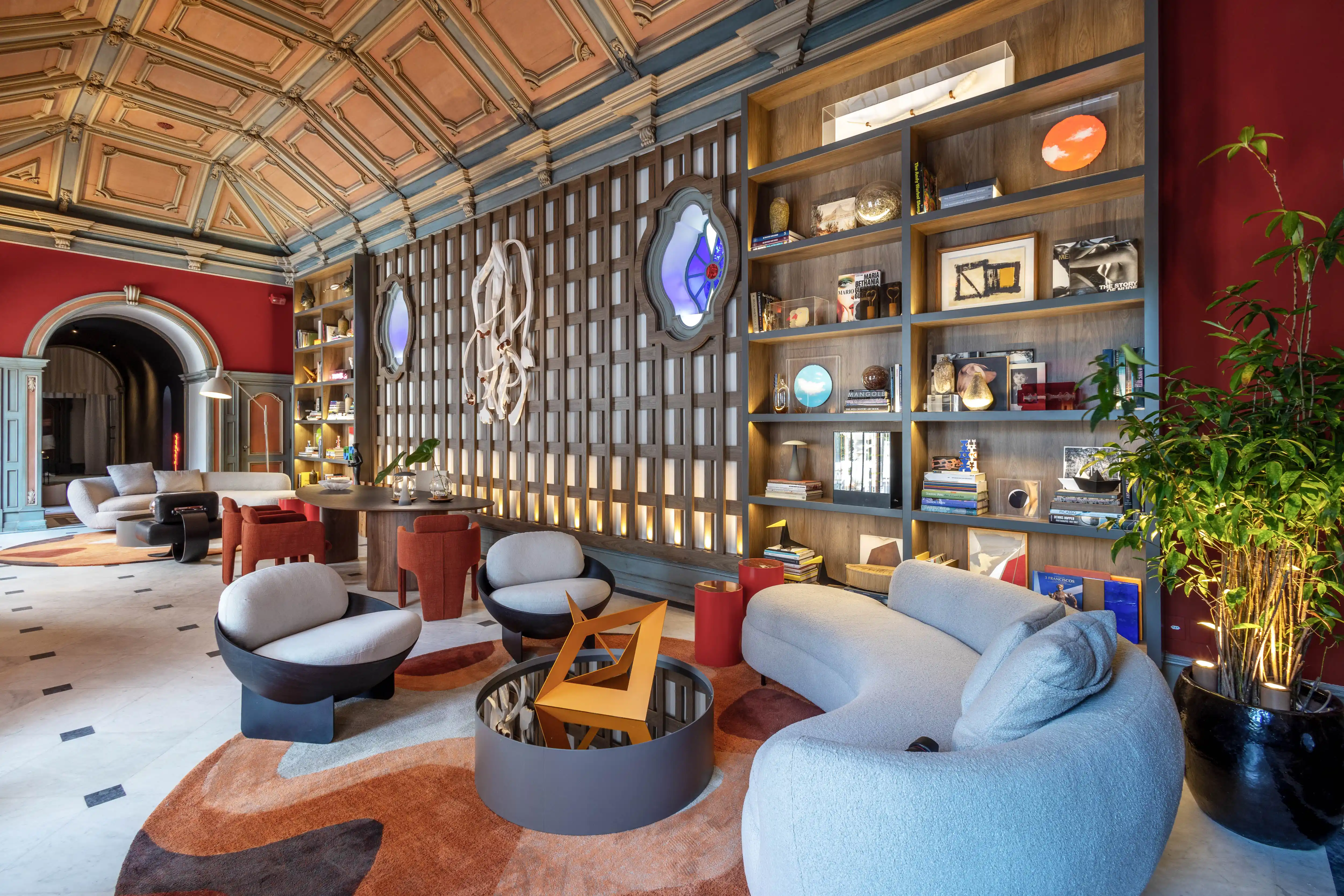 CASACOR Rio 2023: arte é destaque na recepção do hotel boutique