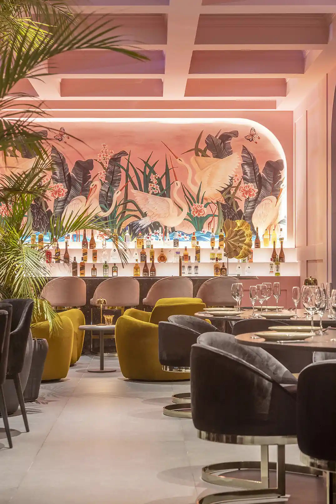 Artes na parede exalam personalidade nos projetos da CASACOR Brasília 2023