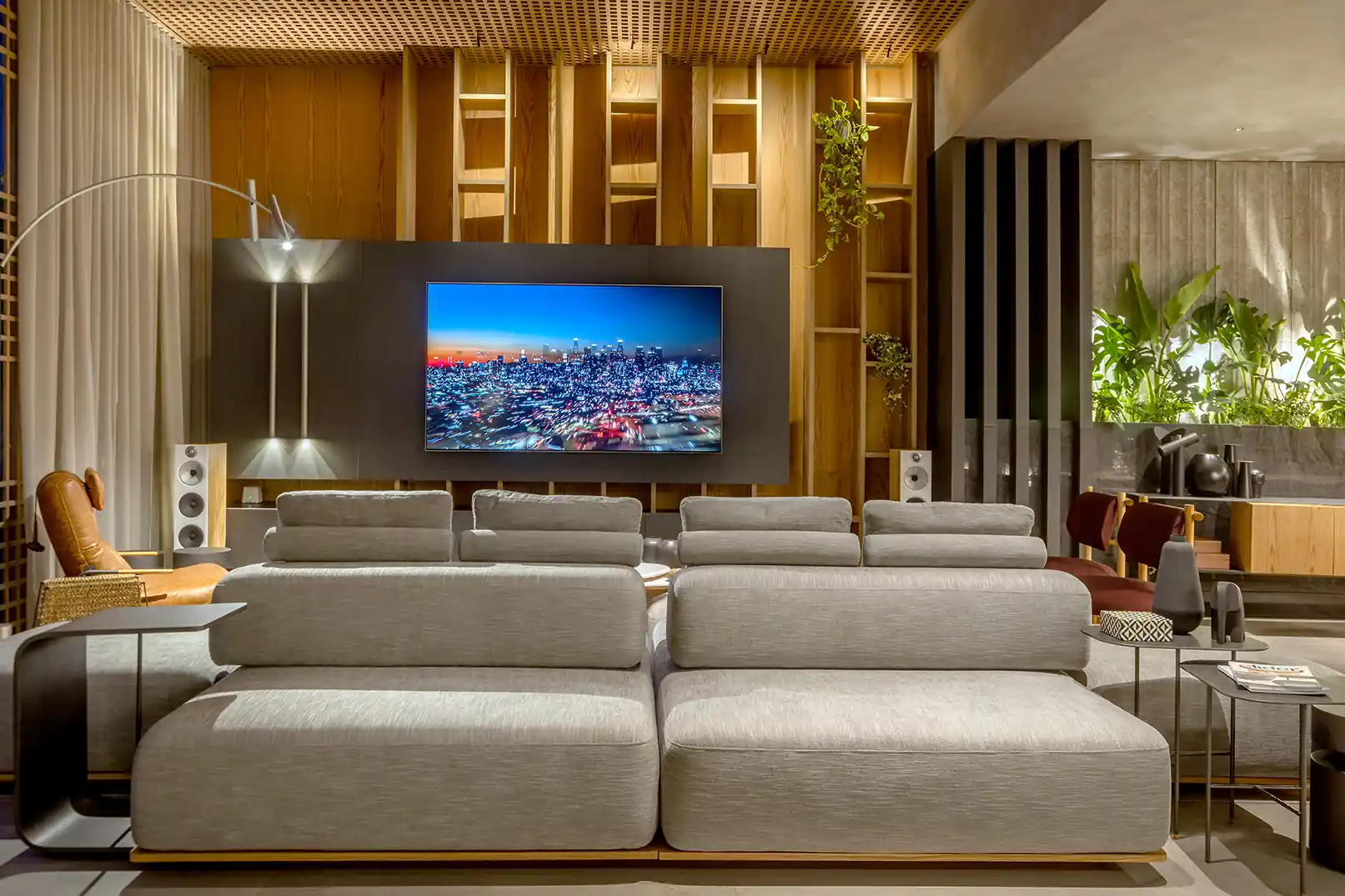 Salas de estar: 200 projetos da CASACOR 2023 convidam à inspiração