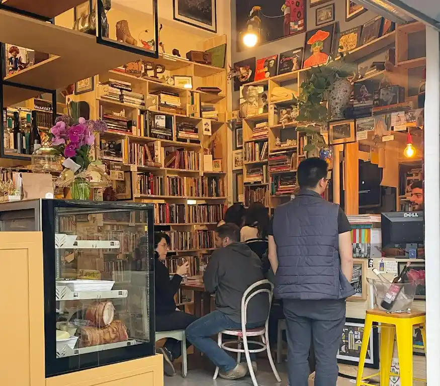 5 sebos e livrarias em São Paulo para conhecer e se encantar!