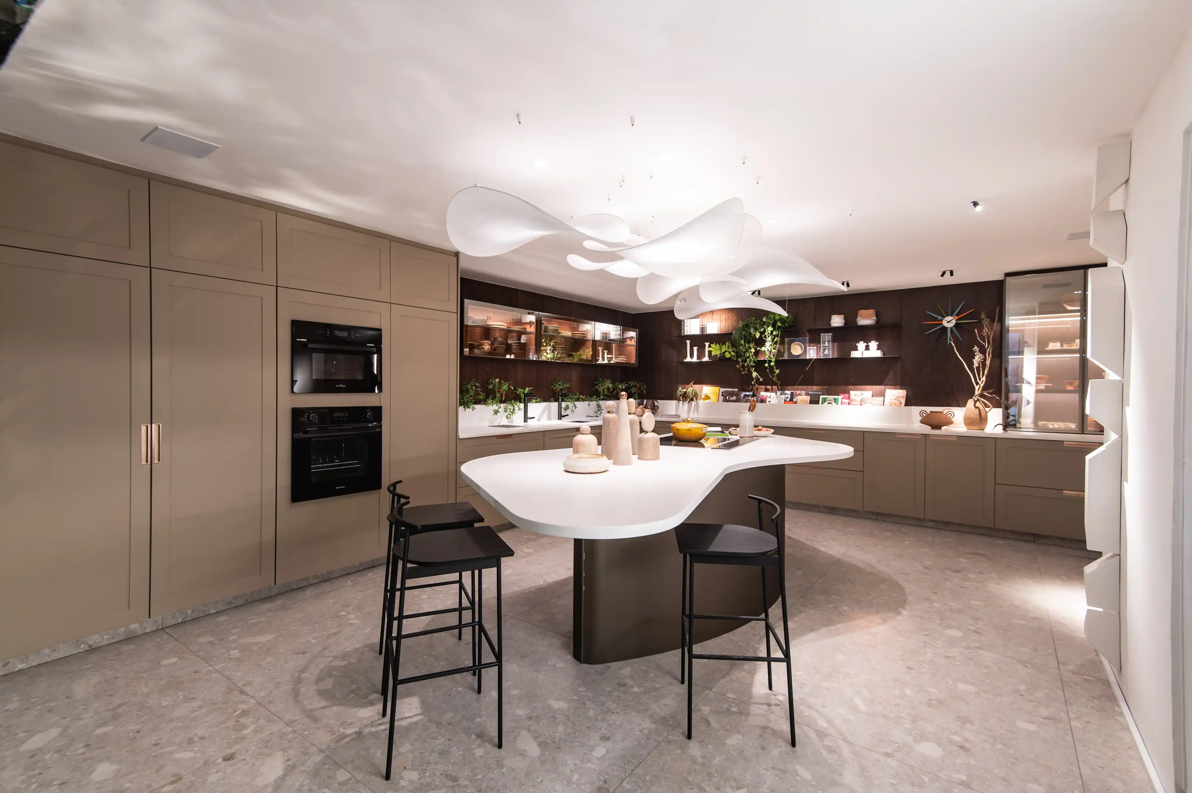 10 ideias de armário de cozinha planejado para otimizar espaços