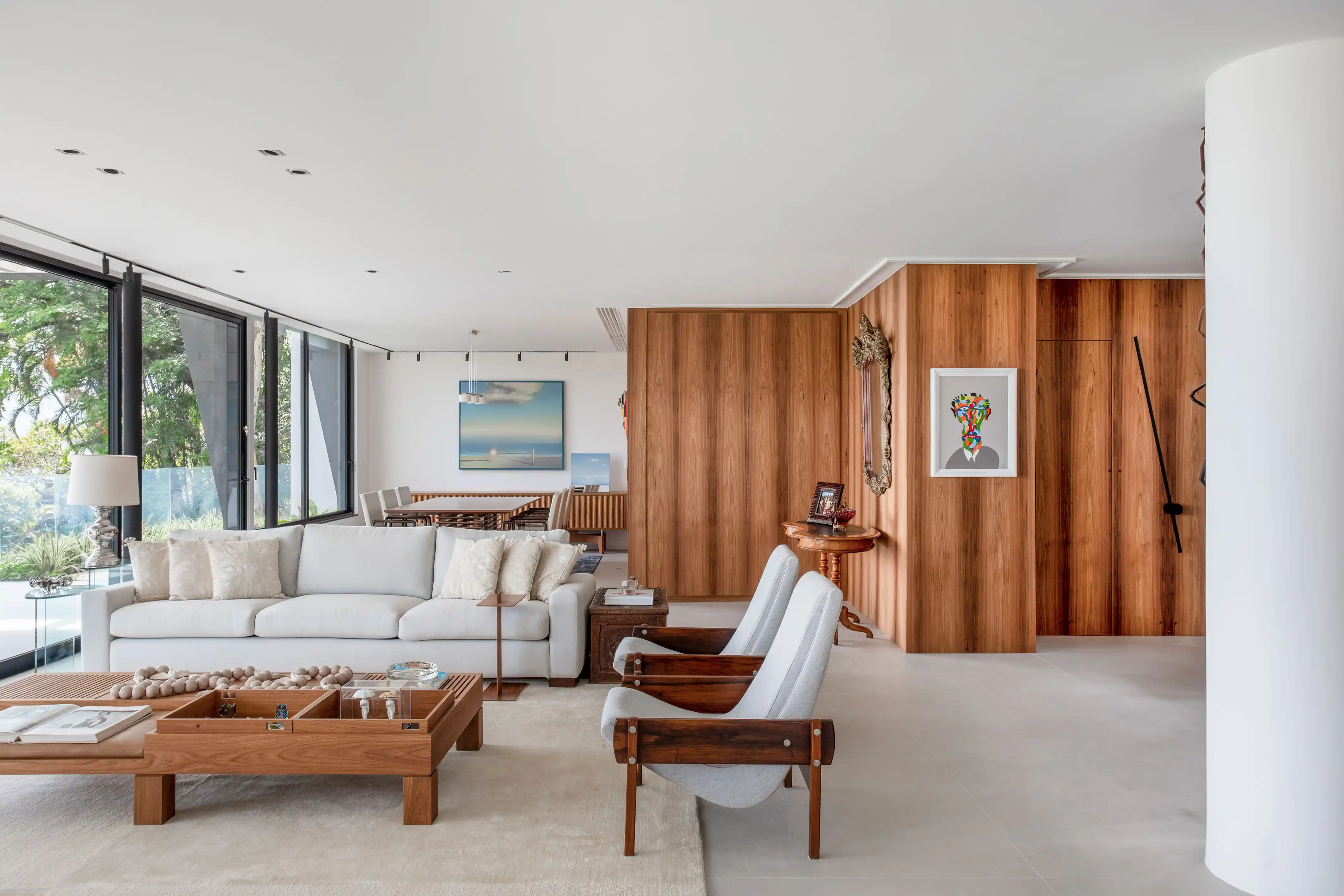 Reforma em casa modernista carioca valoriza sua arquitetura original
