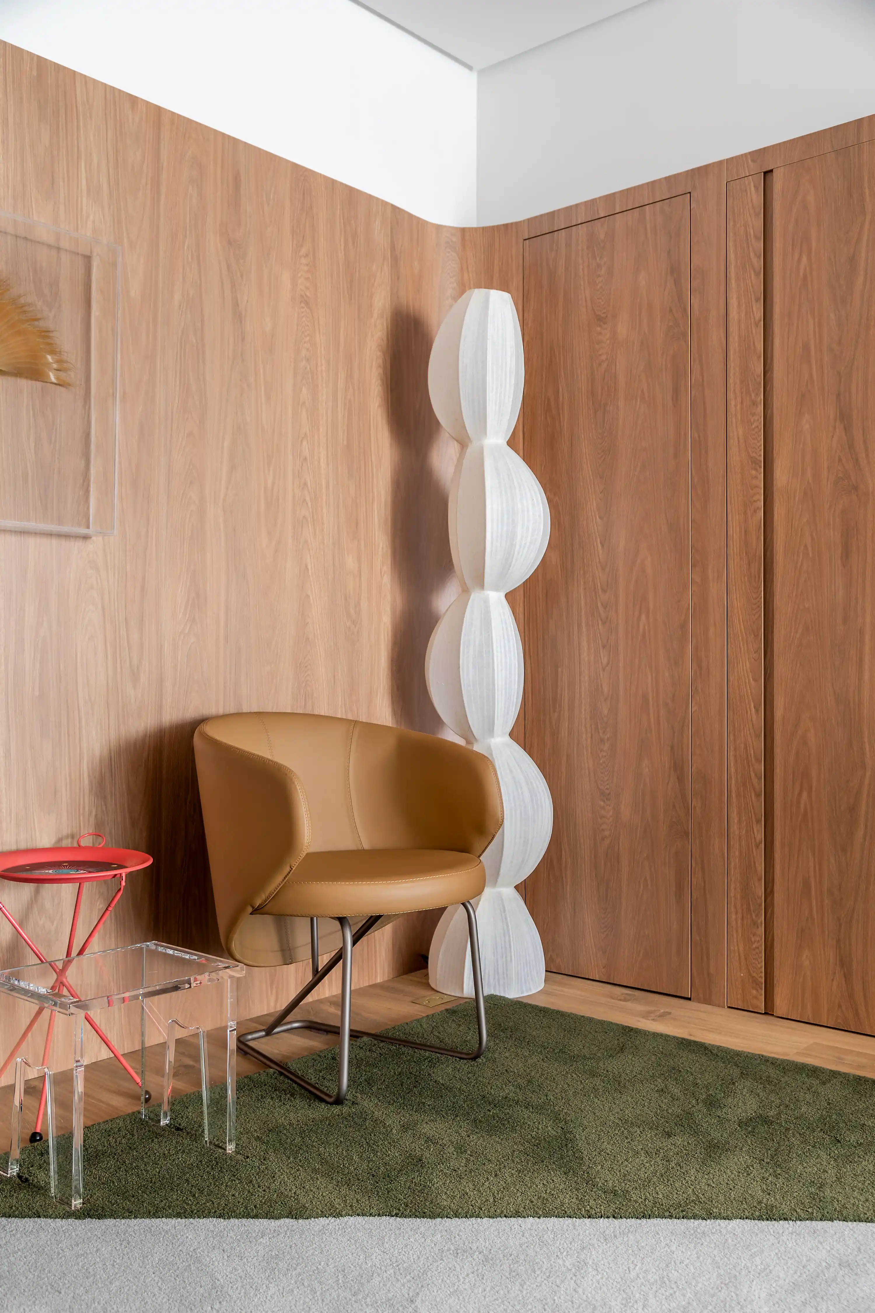 Ana Weege assina consultório psicológico com cara de casa