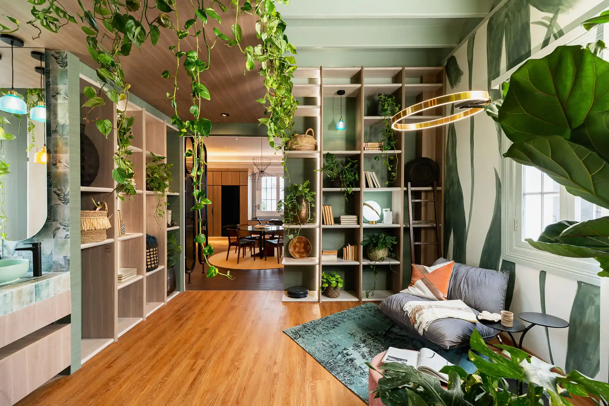 Creative solutions to make the most of vertical space in decoration