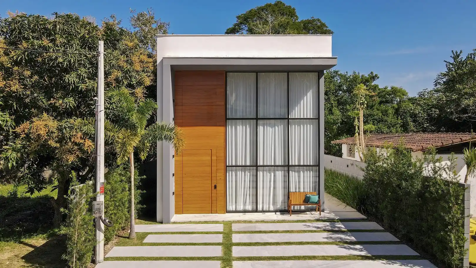 25 fachadas de casas modernas: confira tendências e materiais