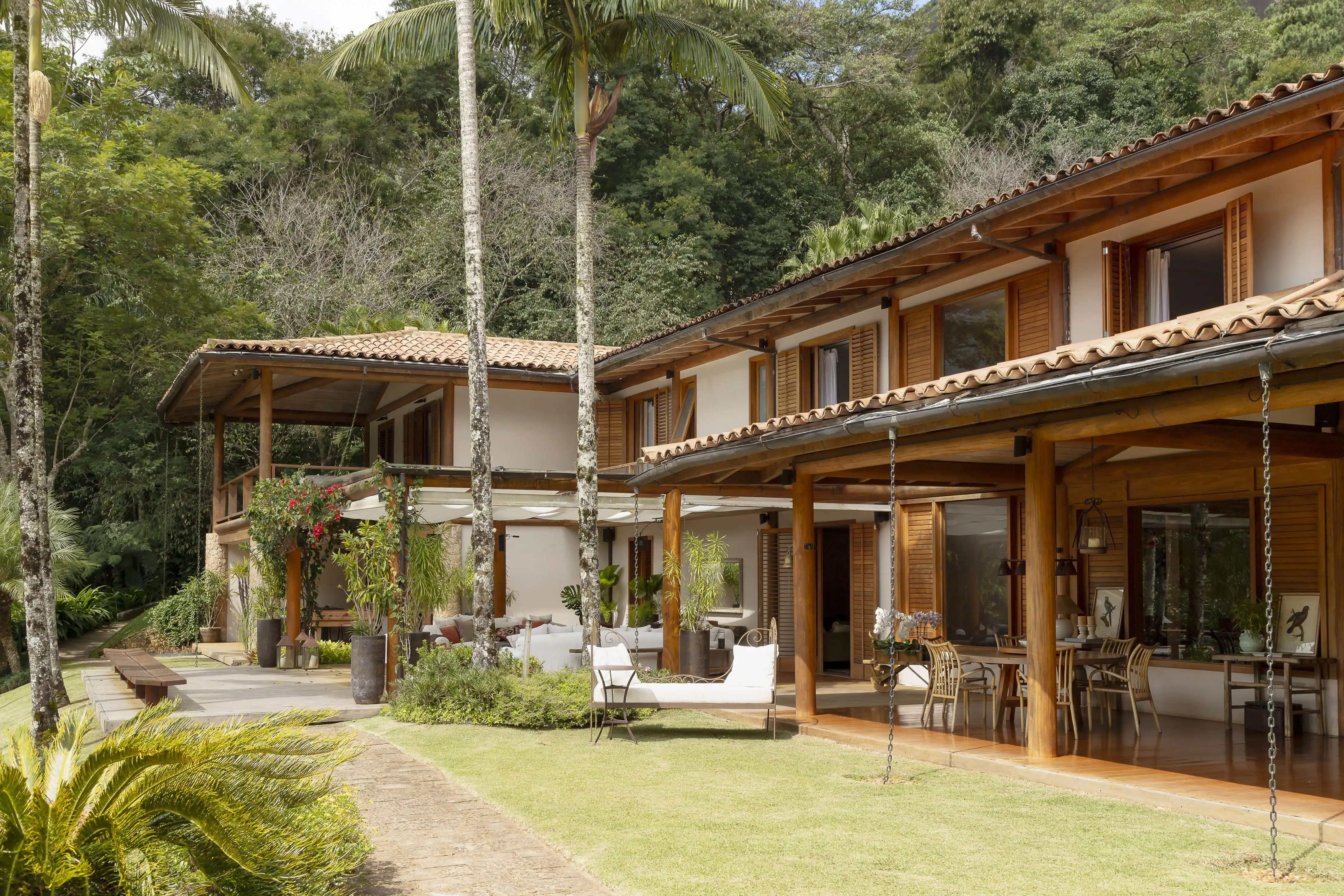 Casas de campo: 17 projetos evocam a tranquilidade da natureza